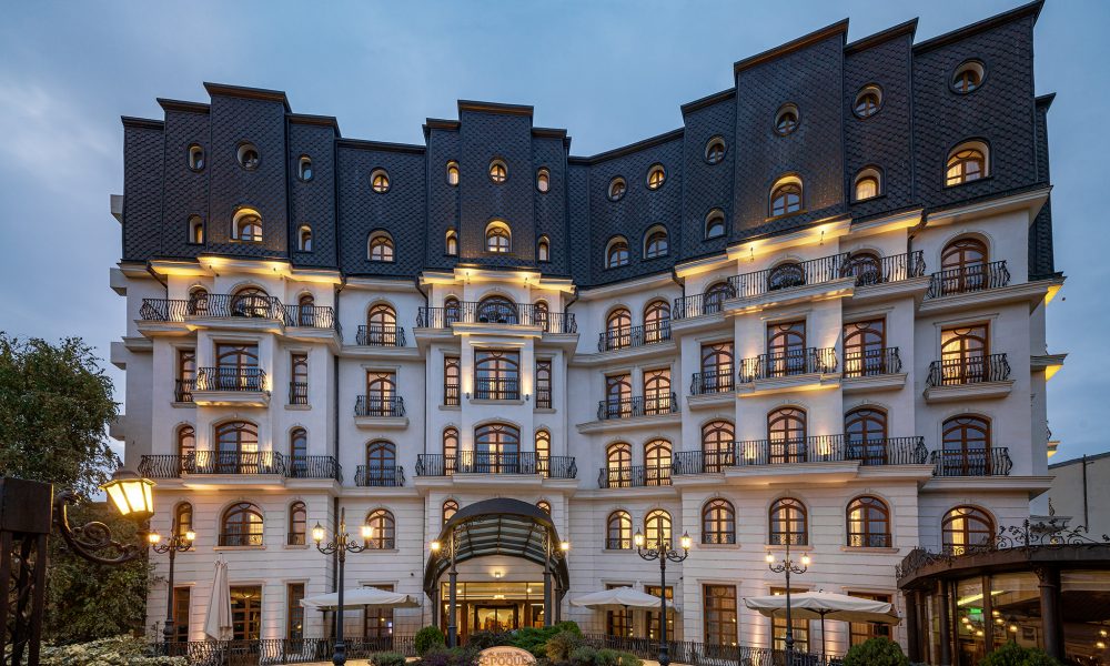La 15 ani de la inaugurare, Epoque Hotel Relais & Châteaux ...